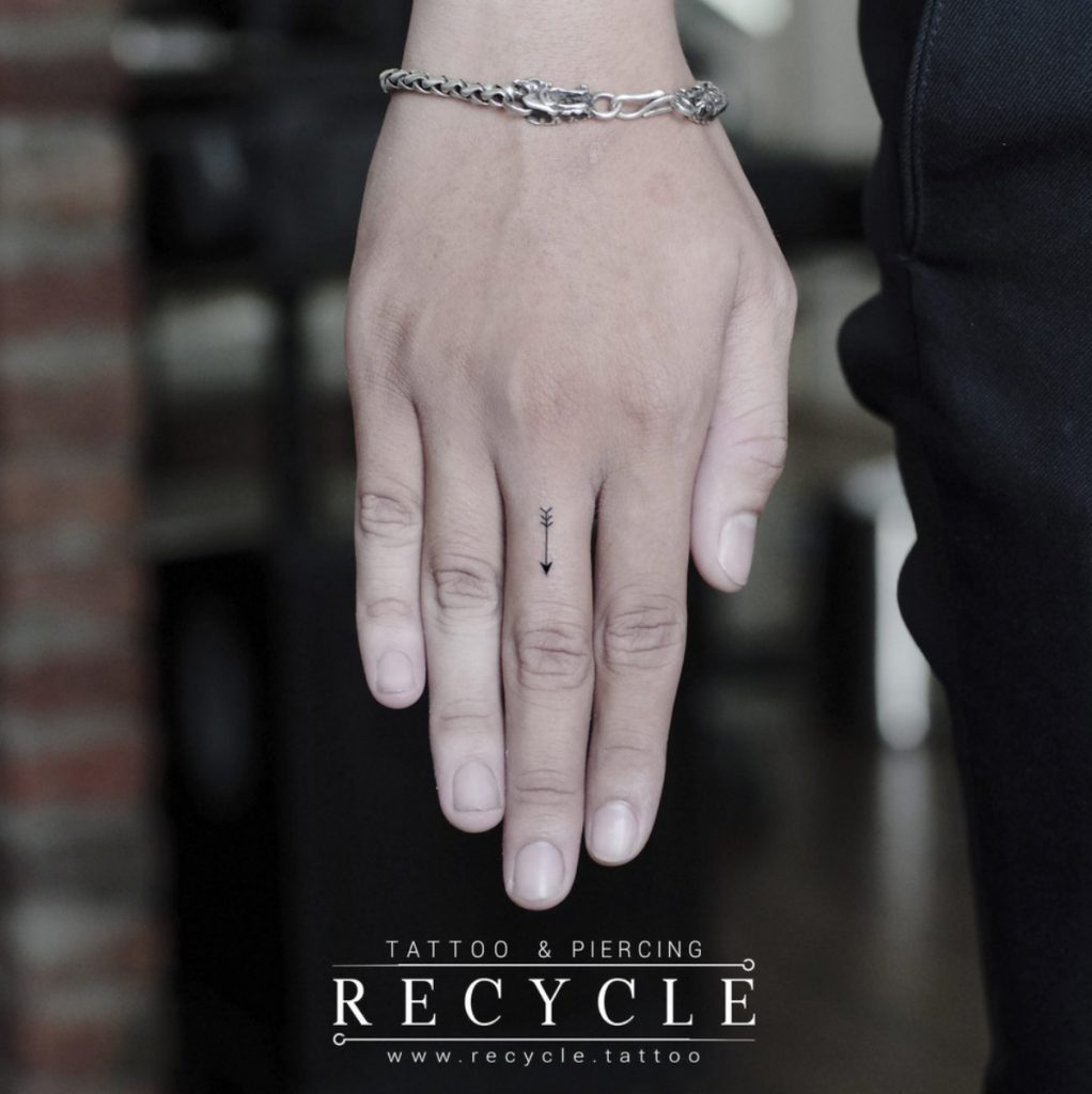 40 Tiny Finger Tattoos That Define Perfection - TattooBlend