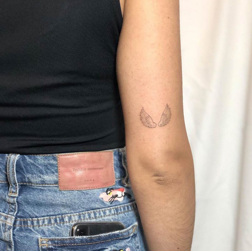 40 Brilliant Tiny Tat Ideas for First Time Inkers - TattooBlend